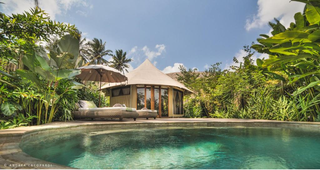 Sandat Glamping Tents: Kemewahan Tersembunyi di Tengah Alam